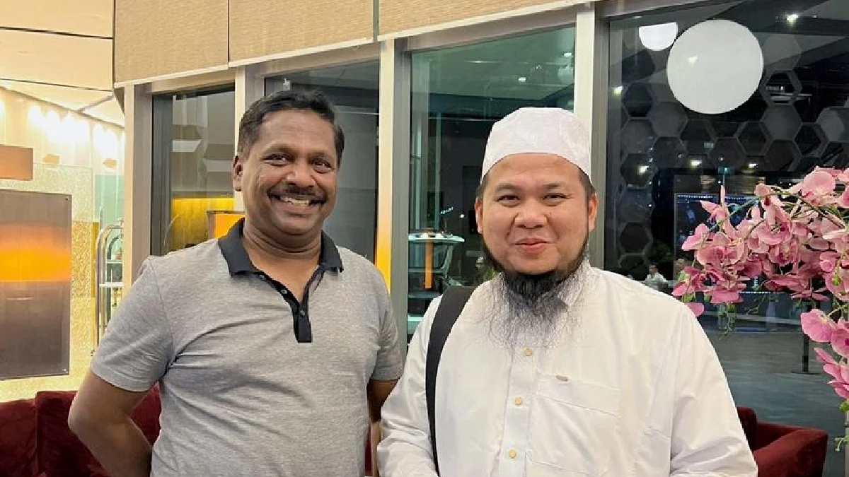 Ebit Lew saman Caprice, Mondy - KUALALUMPUR VIRAL